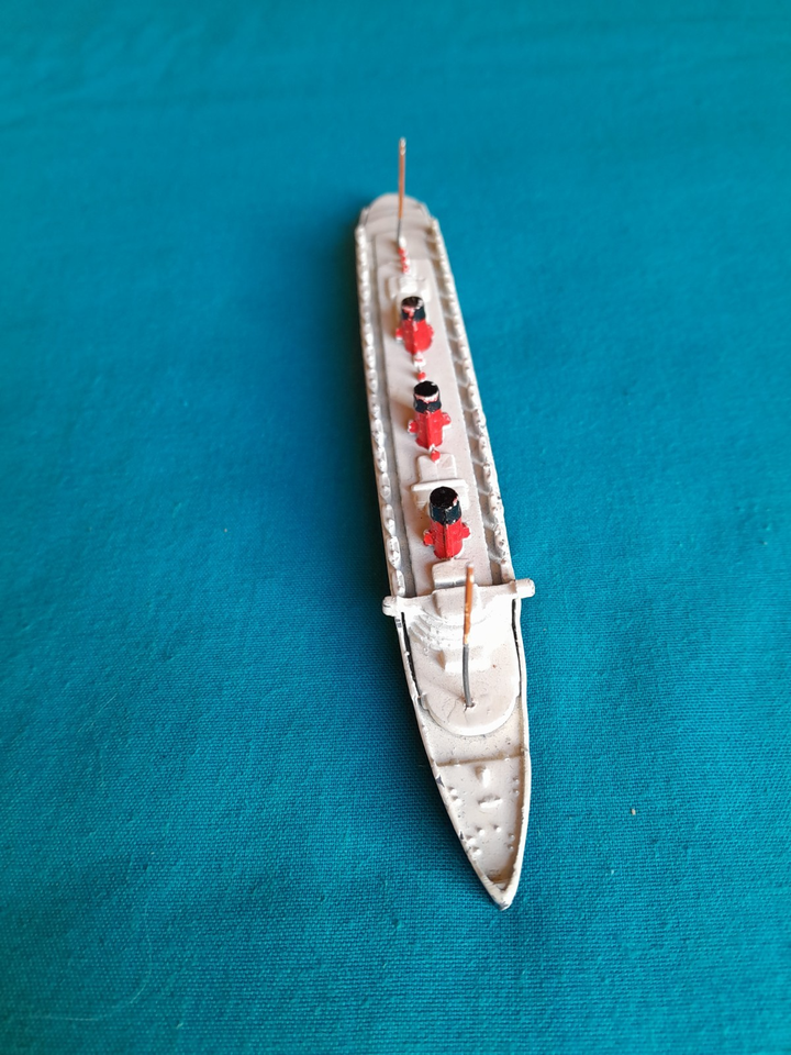 VINTAGE DINKY TOYS WHITE STAR LINE QUEEN MARY WATERLINE MODEL vgc | eBay UK