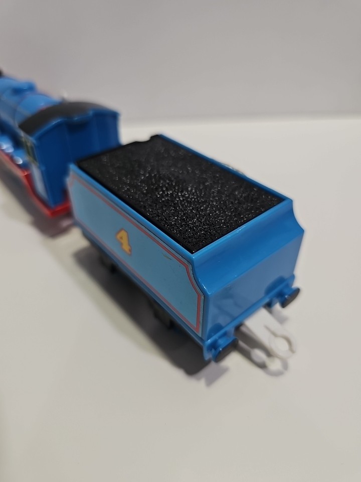 Thomas & Friends Trackmaster Gordon 2009 Gordon & #4 Tender Motorized ...
