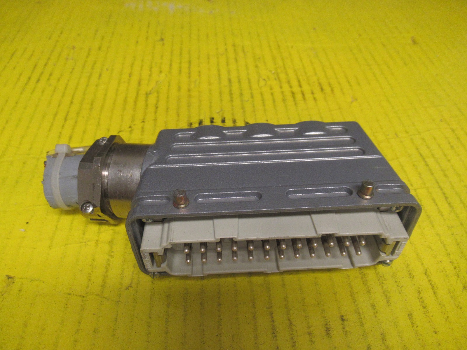 AMPHENOL ILME CONNECTOR PLUG / HOUSING VR2 16A A AMP 400V VOLT 24 PIN ...