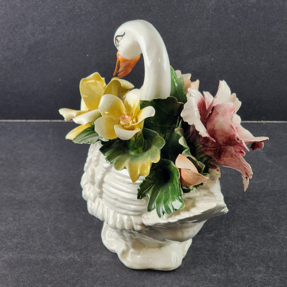 Porcelain Capodimonte Swan w Yellow Pink Flower Bouquet 4462 Ardalt ...