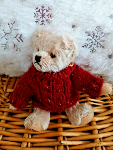 **Teddy Clothes** HAND KNITTED JUMPER TO SUIT A 5 TO 6 INCH BEAR. | eBay UK