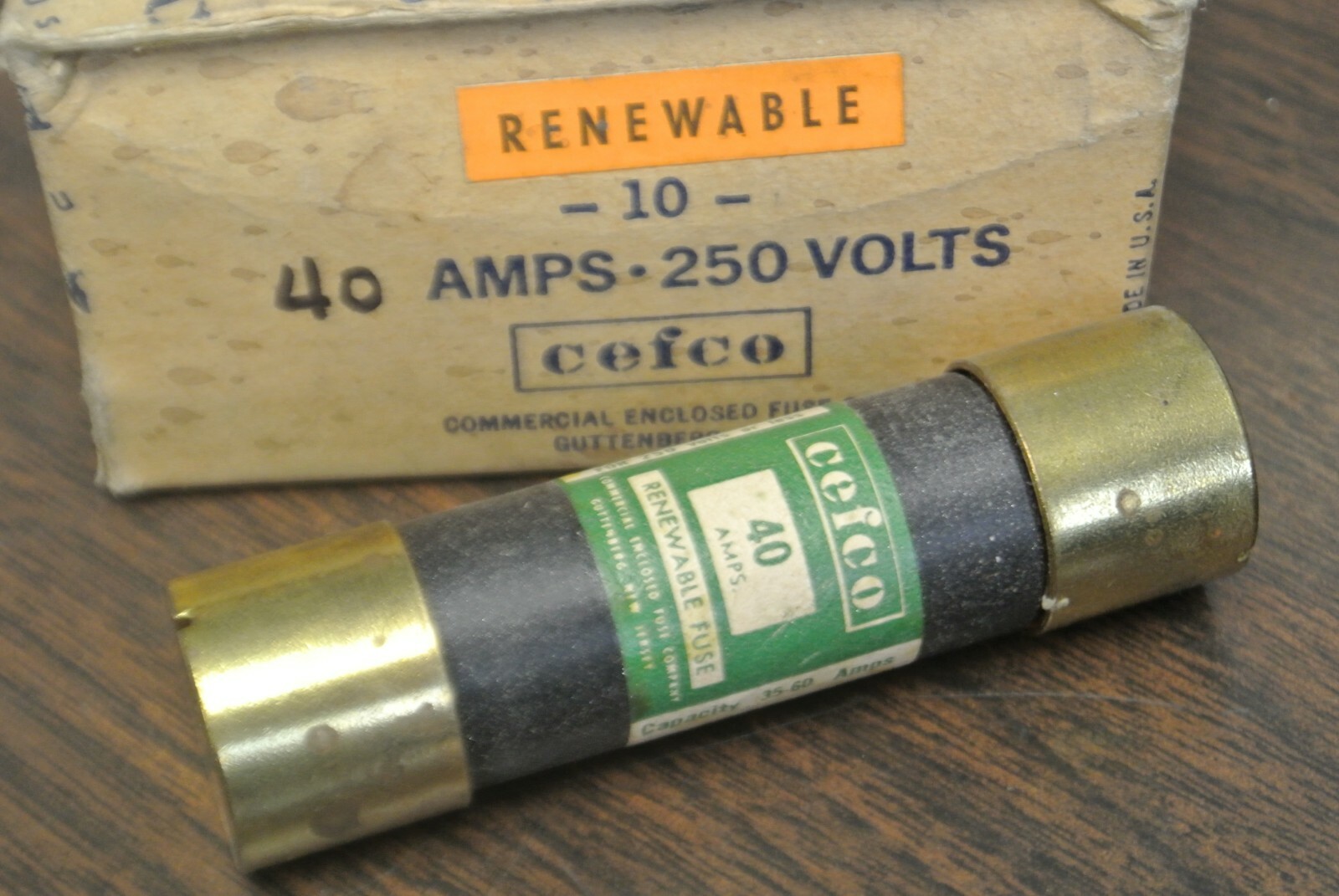 BOX of 10 CEFCO REN40 RENEWABLE FUSE / 40A / 250V / NEW SURPLUS ...