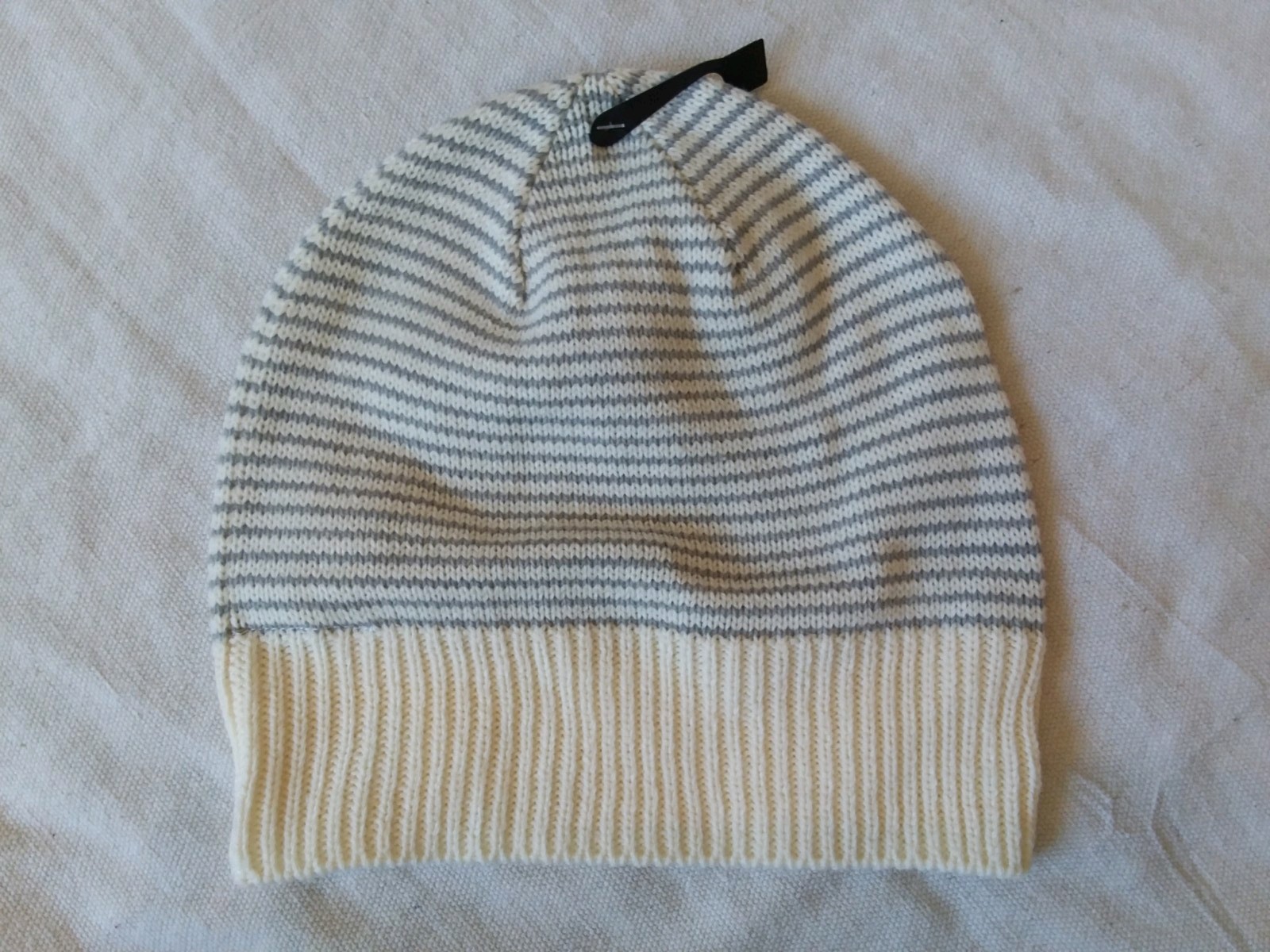 Womens Isotoner Hat One Size Knit Beanie Gray White Stripe NWT | eBay