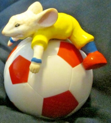 Wendy's STUART LITTLE Mouse on SOCCER Ball toy | eBay
