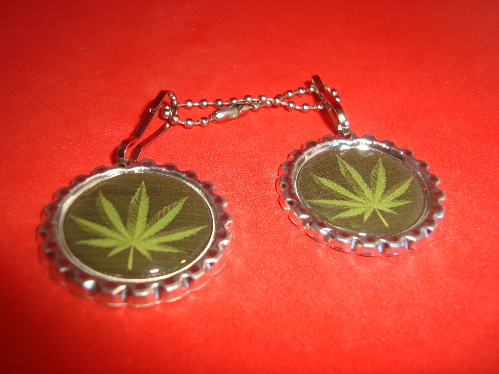 #2 MARIJUANA Leaf Epoxy Bottle Cap Zipper pull Charms, I.D. Tags w/Bead ...
