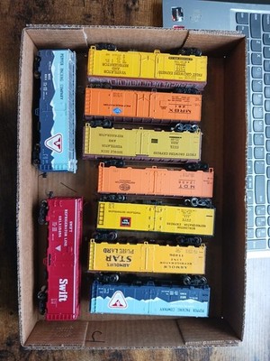 Lot Of 9 VINTAGE HO Train Cars. Box Cars. Burlington. Swift. More. As ...