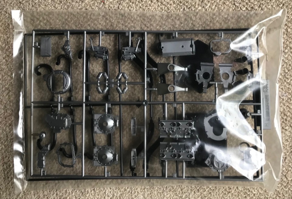 TAMIYA 1/12 LOLA T-70 MkIII Can-Am Racing Car Plastic Model Kit Big ...