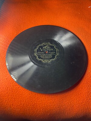 VICTOR Record 78 rpm 21498 LAST NIGHT I DREAMED YOU KISS ME / SOMETHING ...