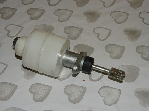 SAAB 95 SAAB 96 SAAB V4 CLUTCH MASTER CYLINDER - PLASTIC TANK | eBay