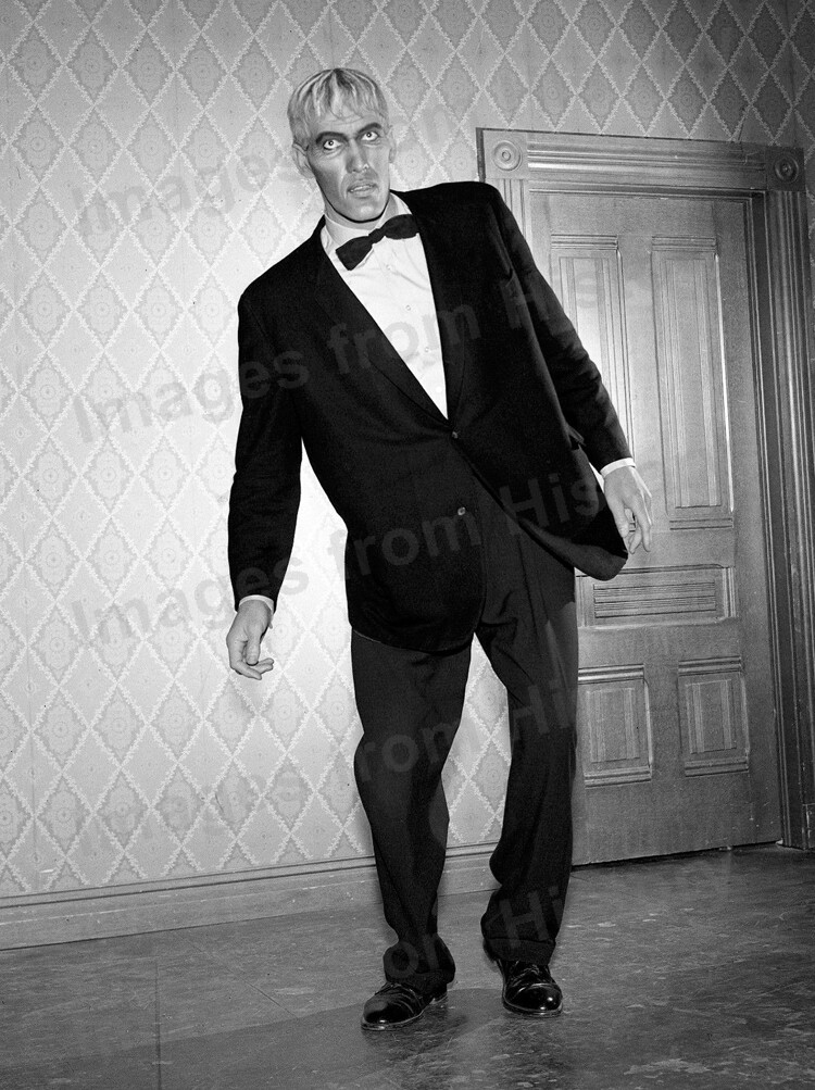 8x10 Print Ted Cassidy Lurch The Addams Family #3139 | eBay