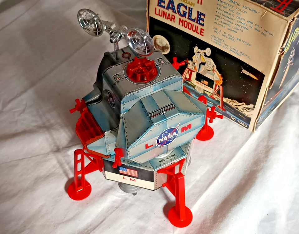 1969 DSK DAISHIN Apollo - II American Lunar Module Space Tin Toy Japan ...