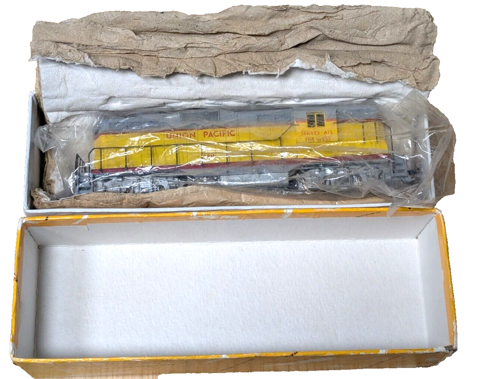 NOS, Olympic Express Powered Diesel Locomotive Union Pacific #130 ...