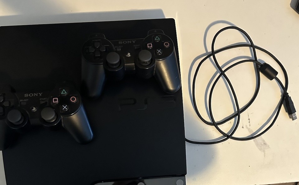 Sony PlayStation 3 Black Console Gaming System with Power Cord and 3 ...