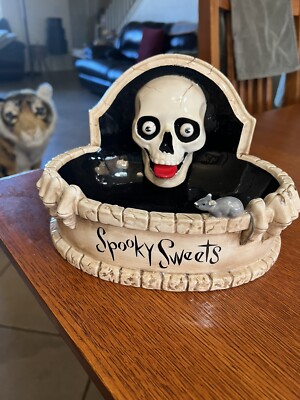DEPARTMENT 56 SPOOKY SWEETS SKULL CANDY GOOGLE EYES FOUNTAIN CANDY DISH ...