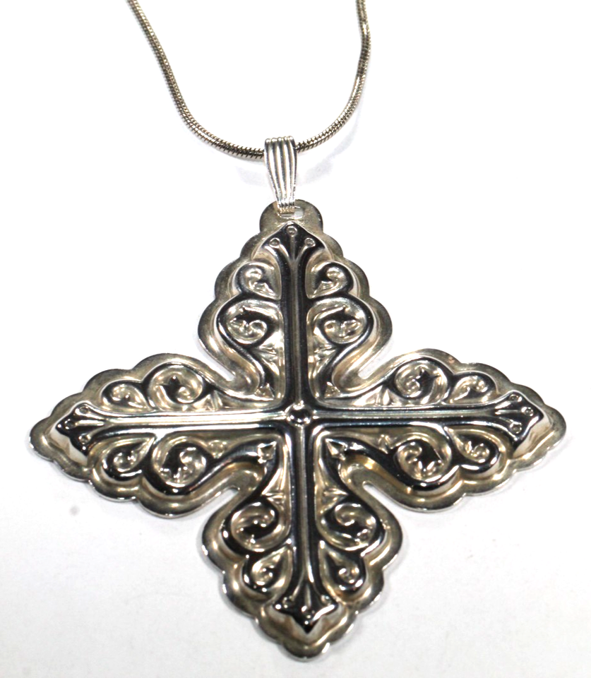 Reed Barton 1978 Sterling Silver Christmas Cross Pendant w/30