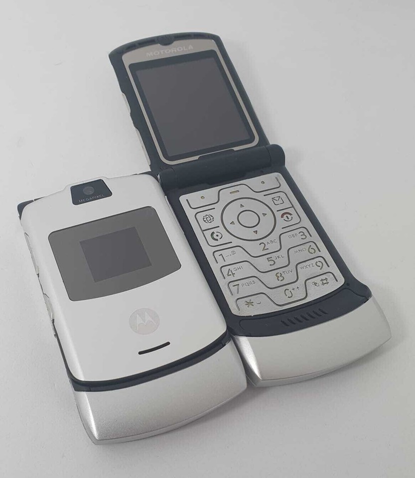 Motorola RAZR V3 Retro Flip Phone - All Colours Unlocked - Pristine ...