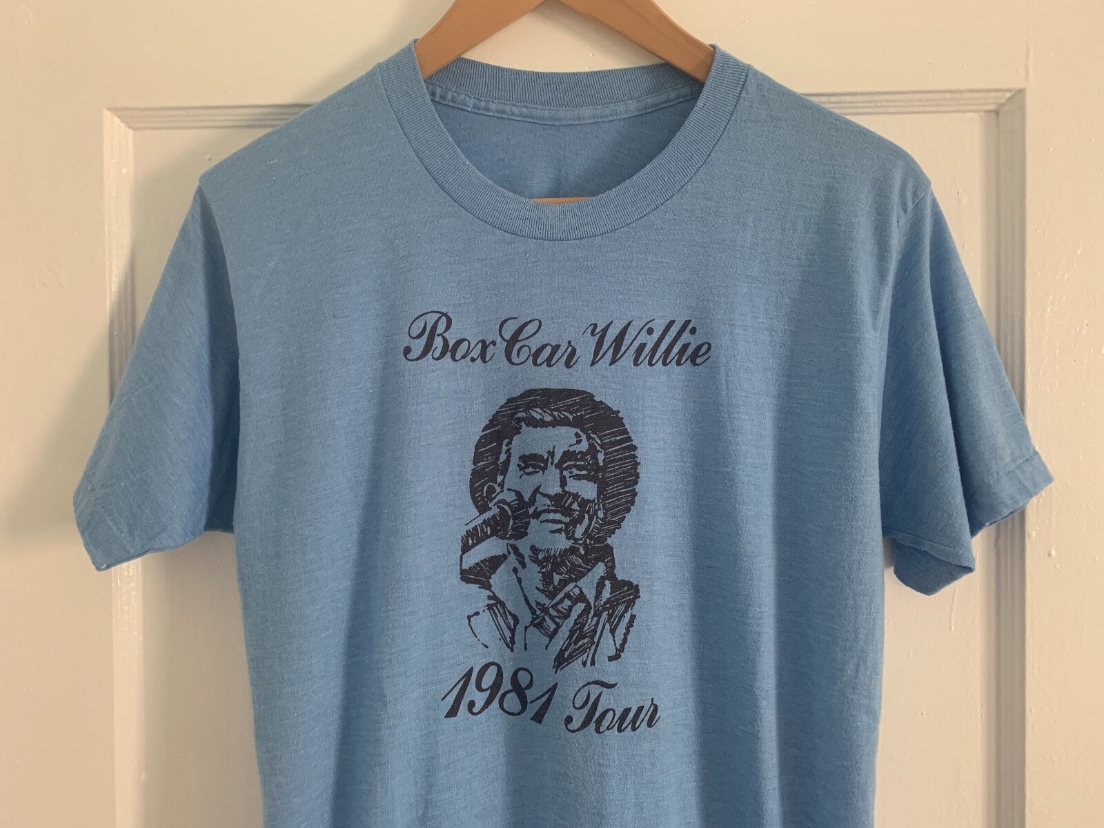 80s VINTAGE 1981 BOXCAR WILLIE TOUR T-SHIRT SZ M COUN… - Gem