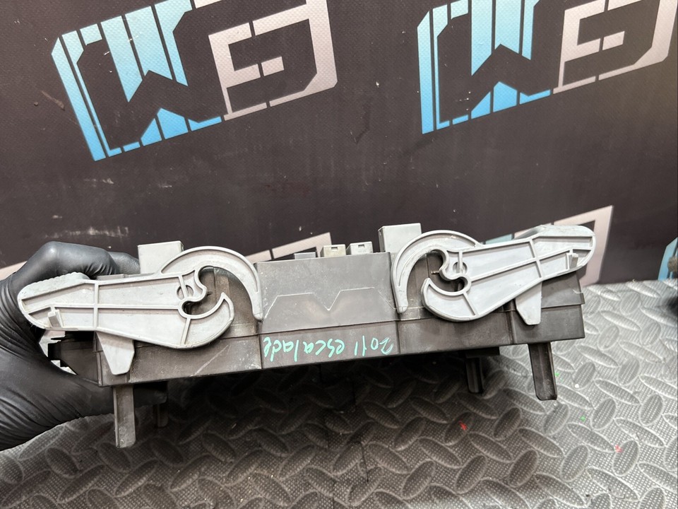 OEM 2010-2014 ESCALADE Tahoe Yukon Fuse Box Relay Control Module ...