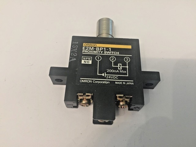 Omron E2m-bp1-1 Proximity Switch 24 VDC for sale online | eBay