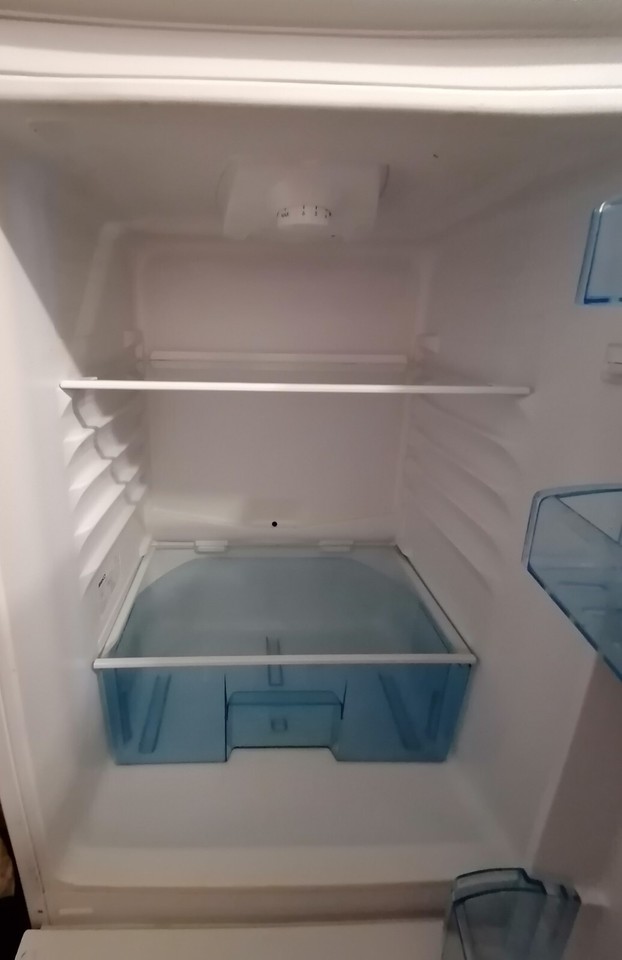 Beko CFG4552W 220L Frost Fridge Freezer - White 8690842608636 | eBay UK