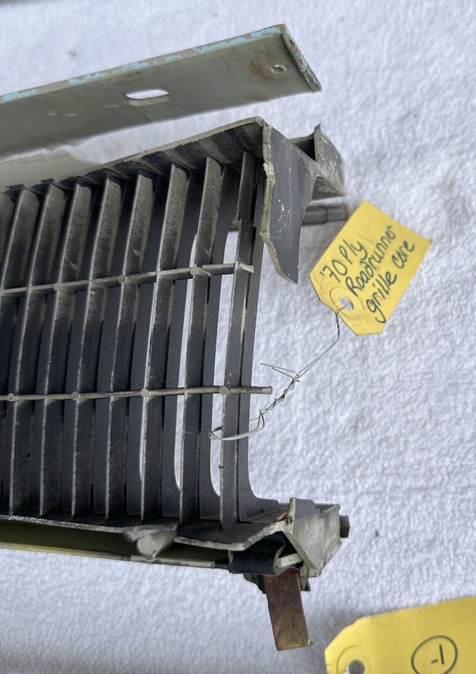 1970 MoPar Plymouth Roadrunner Grille w/ Headlight Bezels Lower Grille ...