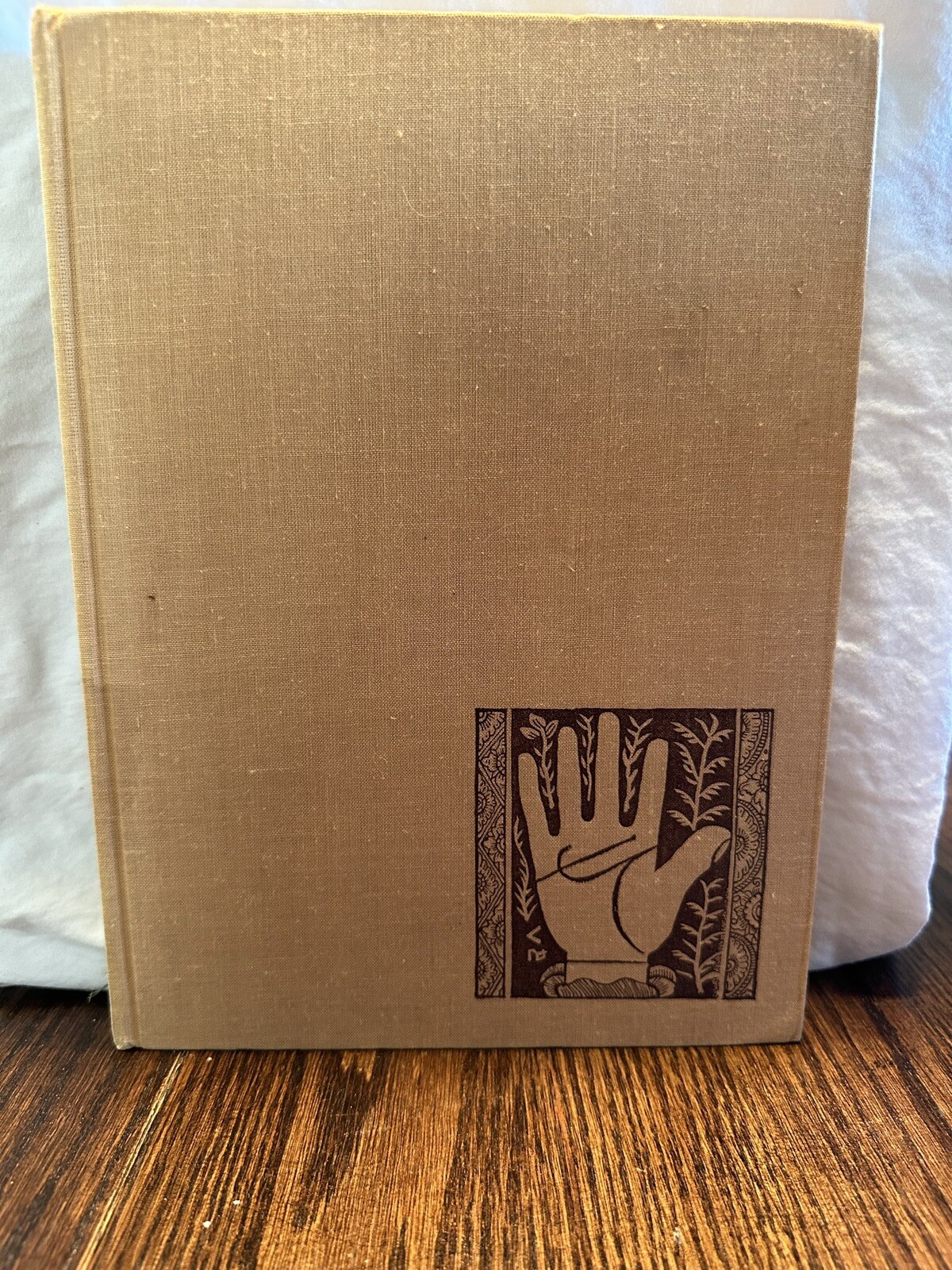 The Book Of The Hand, An Illustrated History Of Palmistry, Fred ...