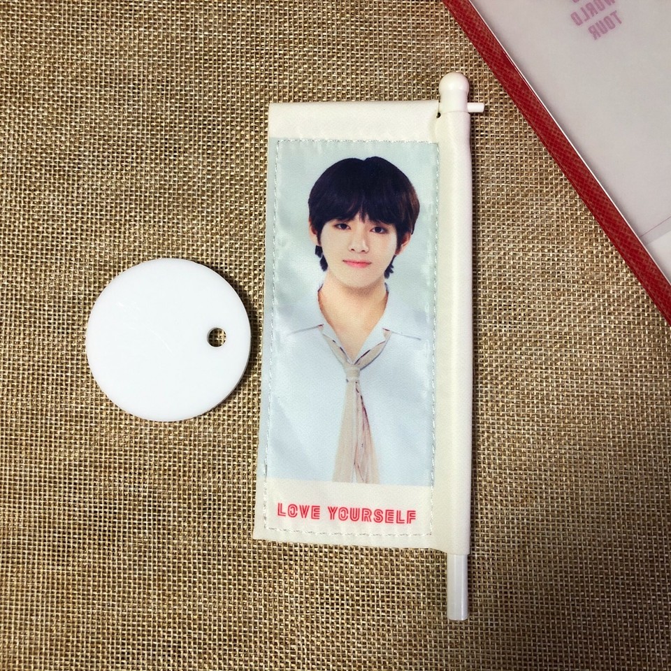BTS V [ Love Yourself World Tour Concert ] Official Mini Flag / OPENED ...