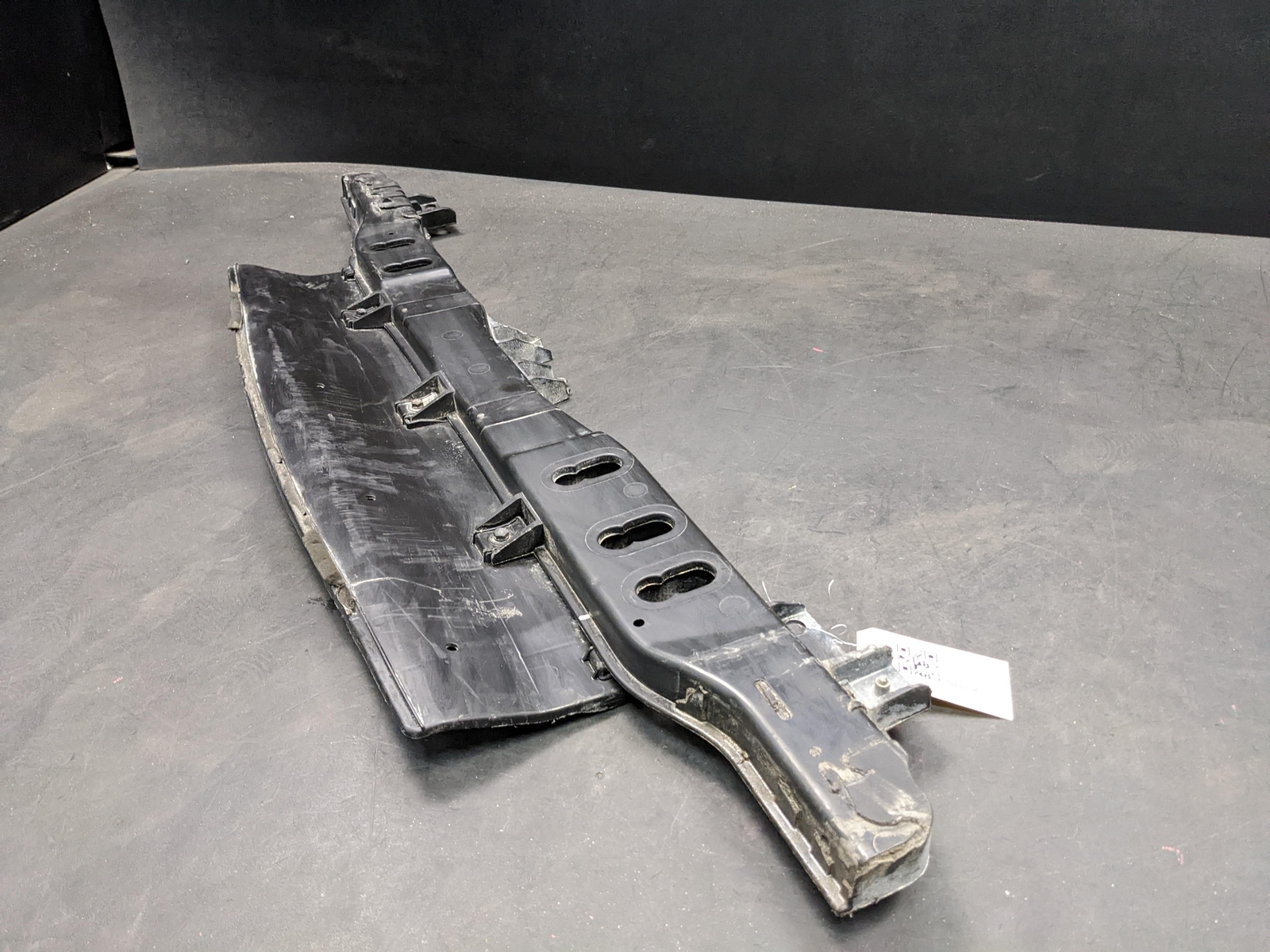 Radiator Support Lower Bracket w/ Cover Baffle 2019 Kia Soul 29134 ...