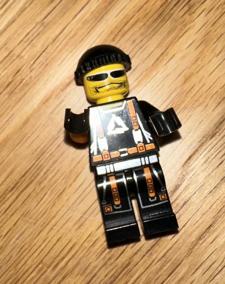 RARE VINTAGE LEGO, Alpha Team 4742 Chill Speeder & Flex mini fig | eBay
