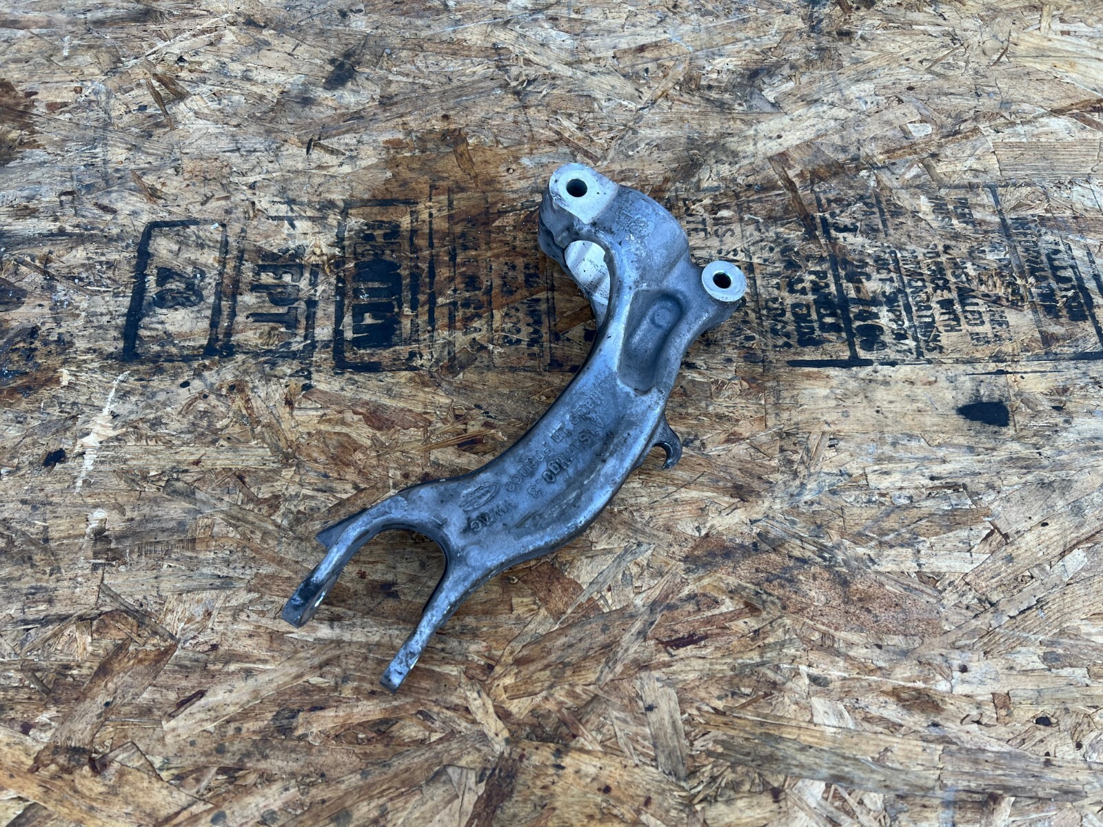 FRONT LEFT STRUT FORK/MOUNT ASSEMBLY OEM 42K 18-20 AUDI A4 A5 S4 S5 B9 ...