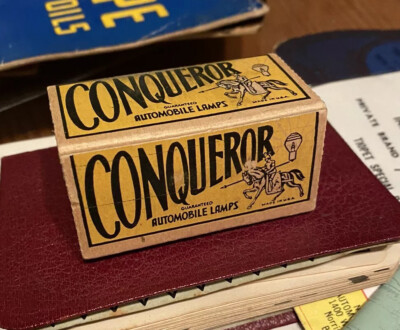 Conqueror Automobile Bulb Lamp + Box - Motor Oil Gas Tin Sign Can ...