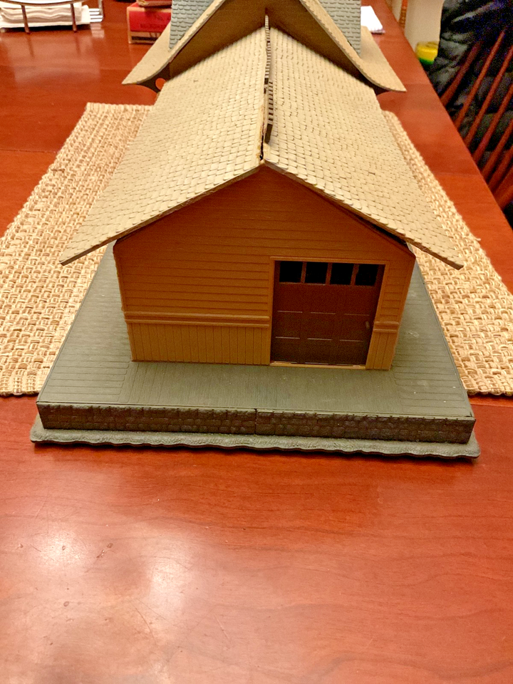Vtg Lionel O Gauge Large Train Station by Pola, Germany 23”L x 9” D, H ...