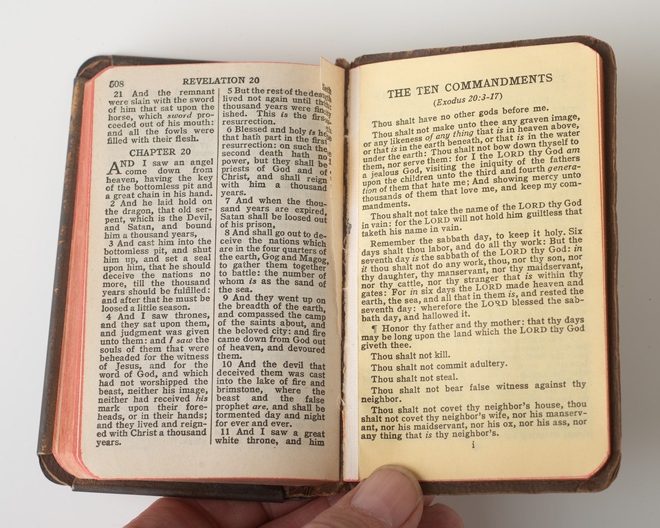 Vintage WWII WW2 U.S. Army Soldiers Heart Shield Steel Cover Bible | eBay