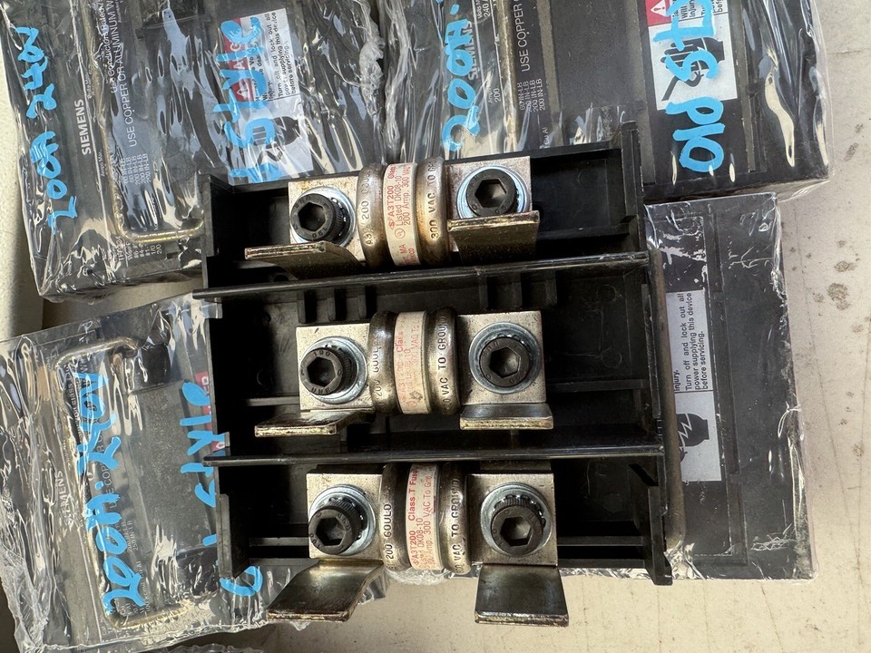 SIEMENS TFP324 200A 240V 3P OLD STYLE. 100% reconditioned and cleaned ...