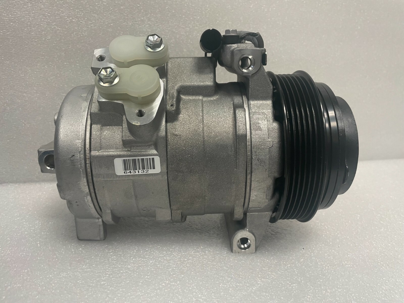 Mercedes Sprinter 2500 DENSO A/C Compressor and Clutch 471-1435 ...