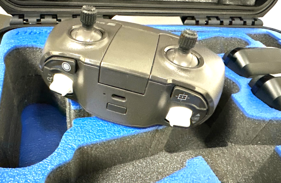 Skydio 2 Drone + 4 Batteries, Propellers, Controller, Hard Case | New ...