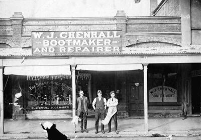 Traralgon Victoria 1925 Staff outside the shop of WJChenhall - Bo Old ...