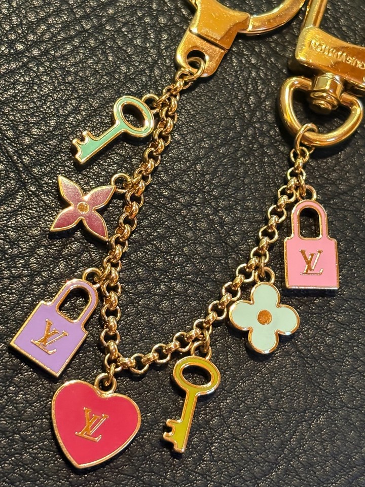 LOUIS VUITTON Bag charm Chain Logo Heart Ken AUTH Porto Cle Pretty ...