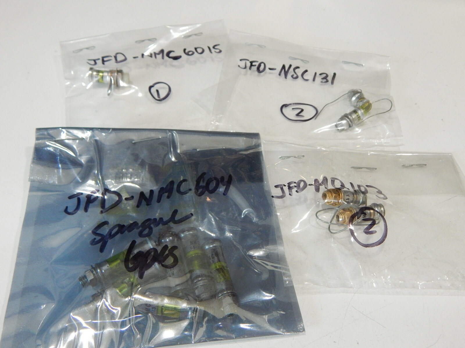 JOHANSON JFD PRECISION TRIMMER CAPACITOR NMC604 MQ103 NSC131 NMC6015 ...