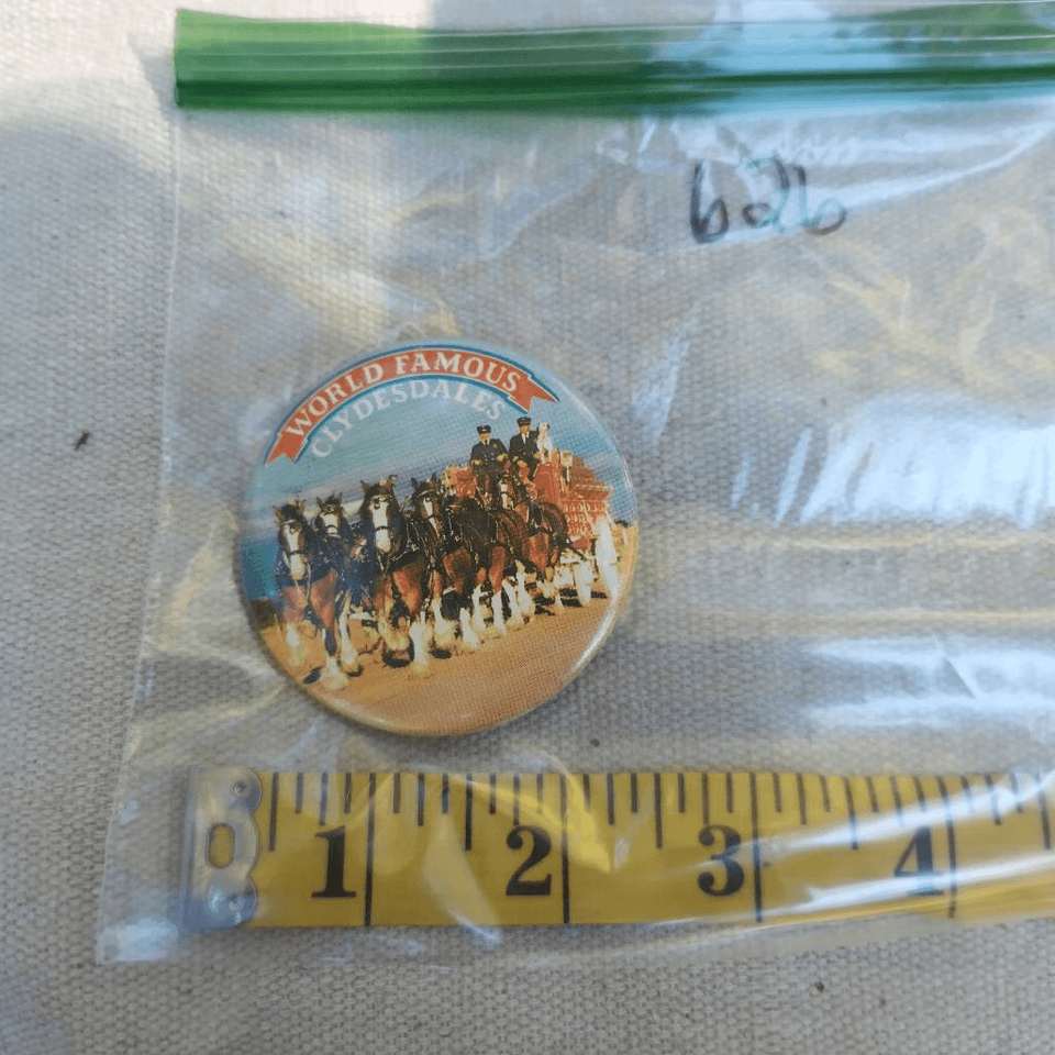 World Famous Clydesdale lapel pin 626 | eBay