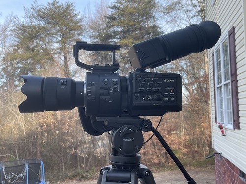 Sony FS700 Super 35mm Camera with Power Zoom Lens and Extras | eBay