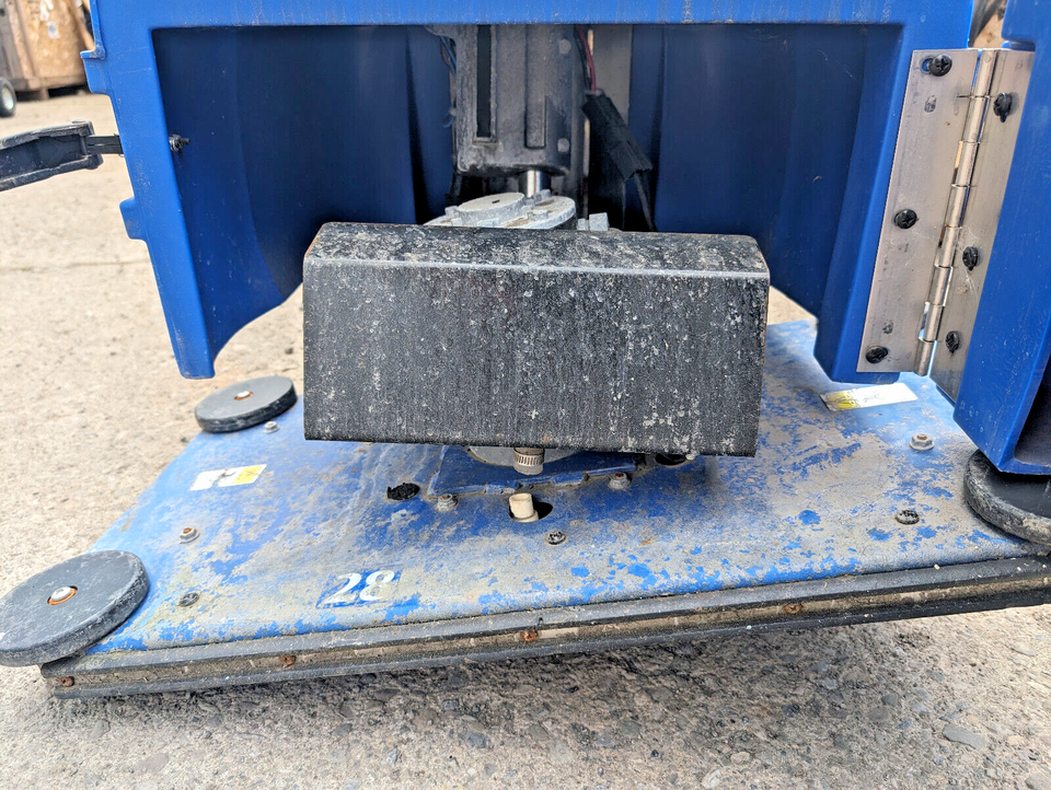 Clarke Boost 28 Walk-Behind Floor Scrubber, 28" Wide Path, PARTS ONLY ...