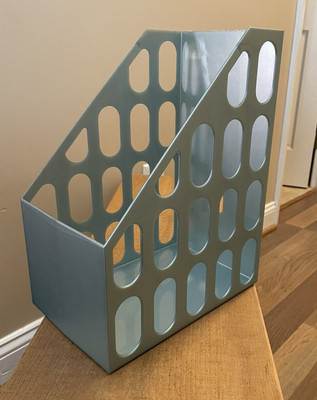 Files & Supplies - Plastic Magazine File