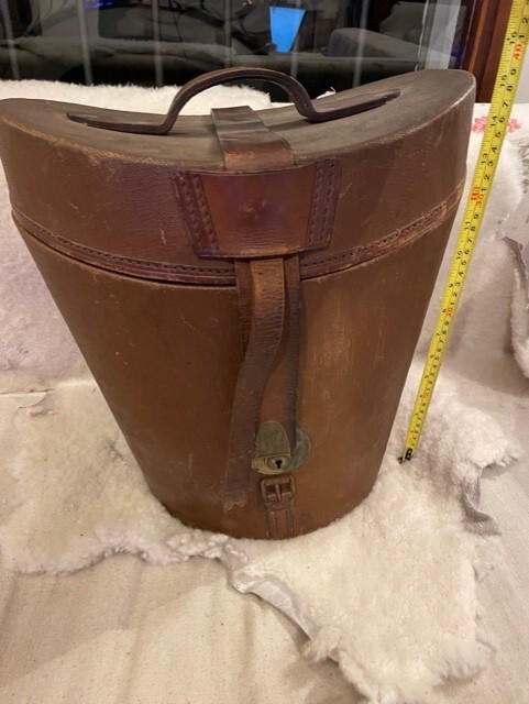 Antique Vintage Excellent 1900 galley - Top Hat Leat… - Gem