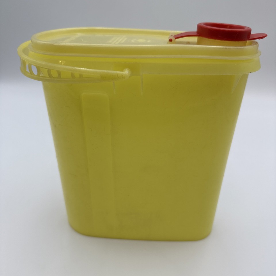 Vintage Tupperware 587-9 Beverage Buddy container 2 Qt Yellow Handle ...