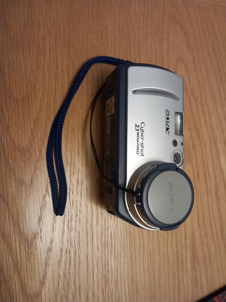 Sony DSC-P50 Compact Digital Zoom Camera 2.1 Mega Pixels | eBay UK