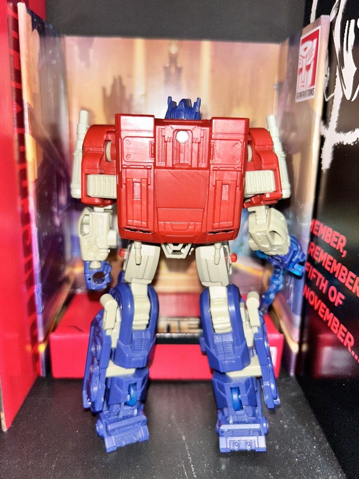 Transformers Studio Series 112 Transformers: One Deluxe Class Optimus ...