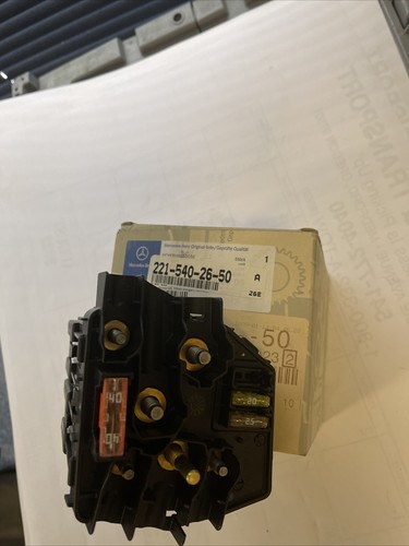 Genuine OEM Fuse Box For Mercedes 2215402650 | eBay