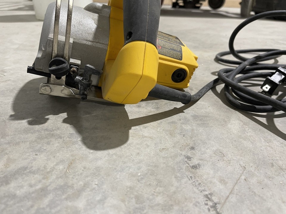 DEWALT DWC860W 4-3/8-Inch Wet/Dry Masonry Saw-Used And Great Working ...