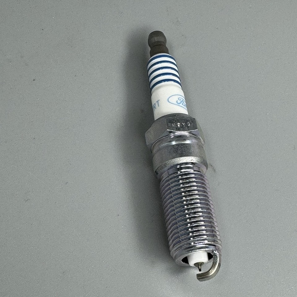GENUINE FORD MOTORCRAFT SPARK PLUG For 15-23 Ford F-150 Lincoln Corsair ...